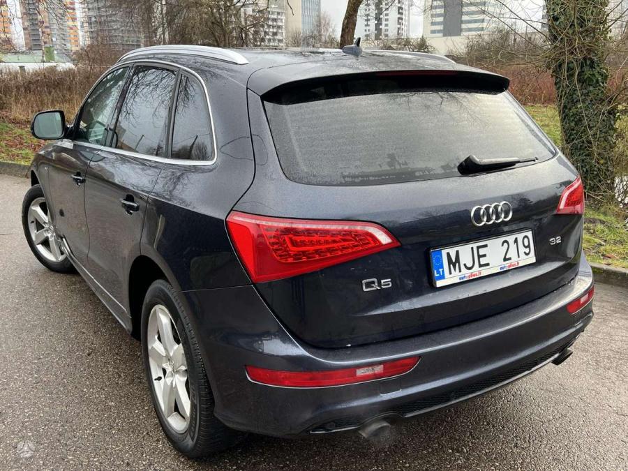Zils Audi Q5 2012 Viļņa, ar dzinēja tilpumu 3.20 L un nobraukumu 228 tūkst. km par 6500 €, foto 9 vietnē AUTOMOTO.COM.LV