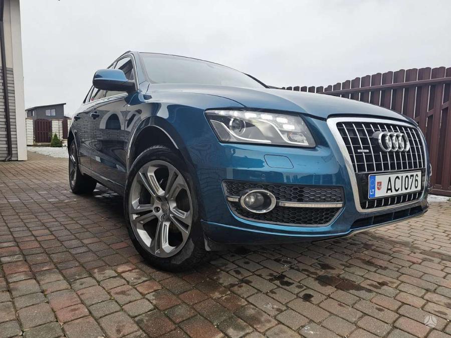 Blue Audi Q5 2013 in Kaunas, with an engine capacity of 2.00 L and mileage of 273 thousand km for 9999 €, photo 1 on AUTOMOTO.COM.LV