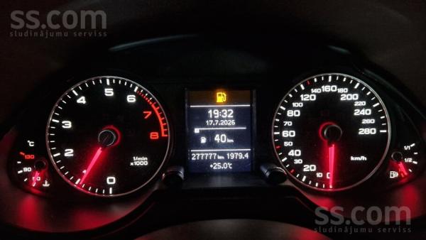 Blue Audi Q5 2013 in Jelgava, with an engine capacity of 2.00 L and mileage of 278 thousand km for 9450 €, photo 5 on AUTOMOTO.COM.LV
