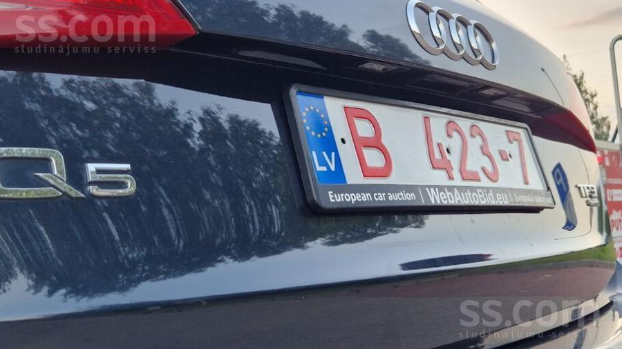 Zils Audi Q5 2013 Jelgava, ar dzinēja tilpumu 2.00 L un nobraukumu 278 tūkst. km par 9450 €, foto 23 vietnē AUTOMOTO.COM.LV