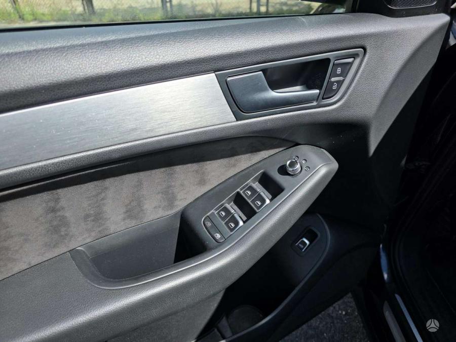 Zils Audi Q5 2013 Šauļi, ar dzinēja tilpumu 1.98 L un nobraukumu 187 tūkst. km par 11200 €, foto 25 vietnē AUTOMOTO.COM.LV
