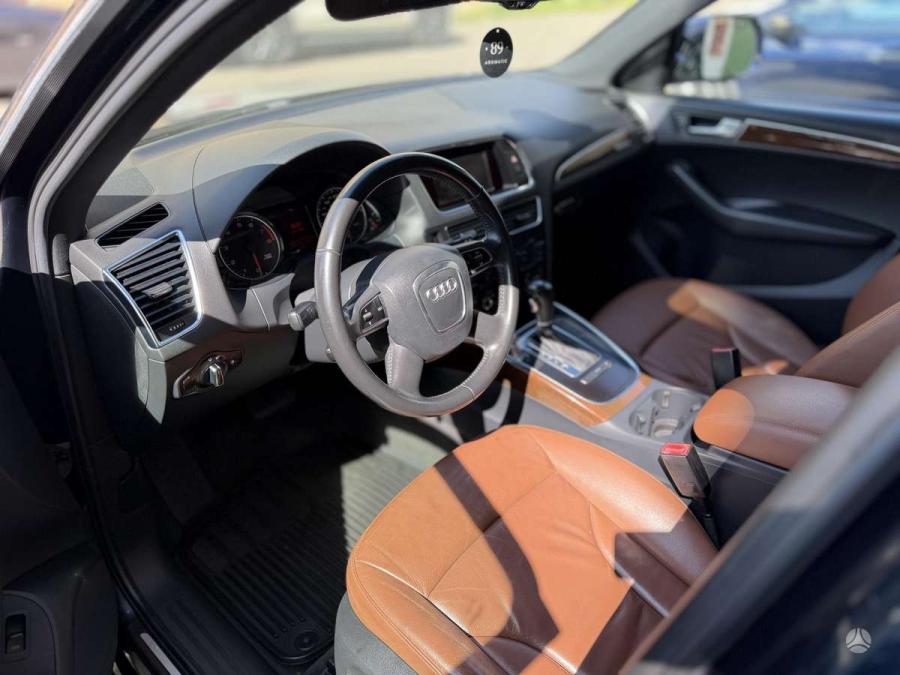 Blue Audi Q5 2013 in Vilnius, with an engine capacity of 3.20 L and mileage of 240 thousand km for 4350 €, photo 5 on AUTOMOTO.COM.LV