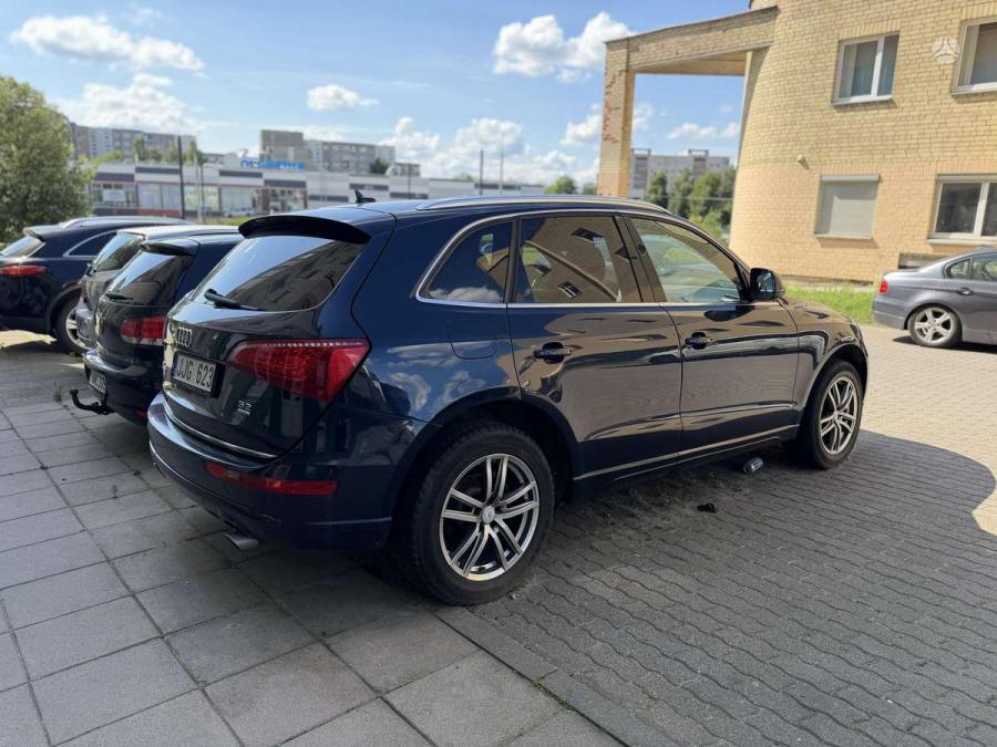 Blue Audi Q5 2013 in Vilnius, with an engine capacity of 3.20 L and mileage of 240 thousand km for 4350 €, photo 9 on AUTOMOTO.COM.LV