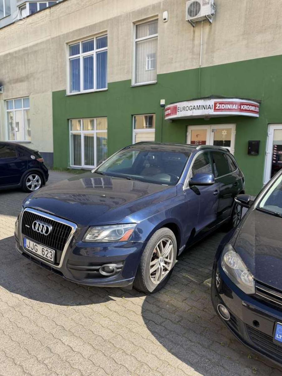 Blue Audi Q5 2013 in Vilnius, with an engine capacity of 3.20 L and mileage of 240 thousand km for 4350 €, photo 10 on AUTOMOTO.COM.LV