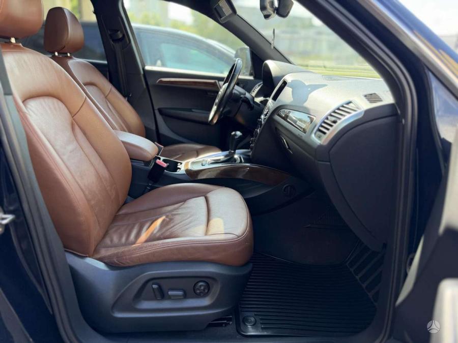 Blue Audi Q5 2013 in Vilnius, with an engine capacity of 3.20 L and mileage of 240 thousand km for 4350 €, photo 13 on AUTOMOTO.COM.LV