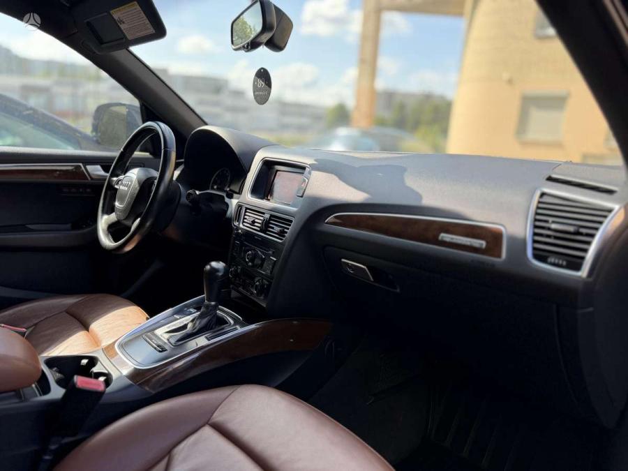 Blue Audi Q5 2013 in Vilnius, with an engine capacity of 3.20 L and mileage of 240 thousand km for 4350 €, photo 14 on AUTOMOTO.COM.LV