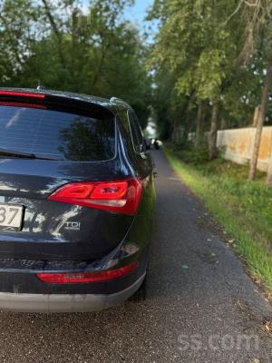 Zils Audi Q5 2014 Daugavpils, ar dzinēja tilpumu 2.00 L un nobraukumu 280 tūkst. km par 10500 €, foto 4 vietnē AUTOMOTO.COM.LV