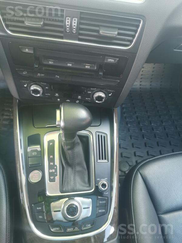 Zils Audi Q5 2014 Rīga, ar dzinēja tilpumu 2.00 L un nobraukumu 154 tūkst. km par 13500 €, foto 5 vietnē AUTOMOTO.COM.LV