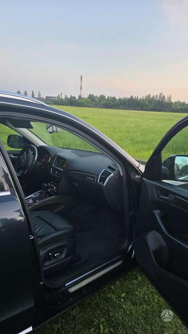 Zils Audi Q5 2014 Panevēža, ar dzinēja tilpumu 3.00 L un nobraukumu 306 tūkst. km par 9500 €, foto 9 vietnē AUTOMOTO.COM.LV