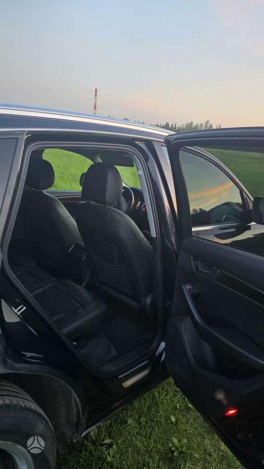 Blue Audi Q5 2014 in Panevezys, with an engine capacity of 3.00 L and mileage of 306 thousand km for 9500 €, photo 11 on AUTOMOTO.COM.LV