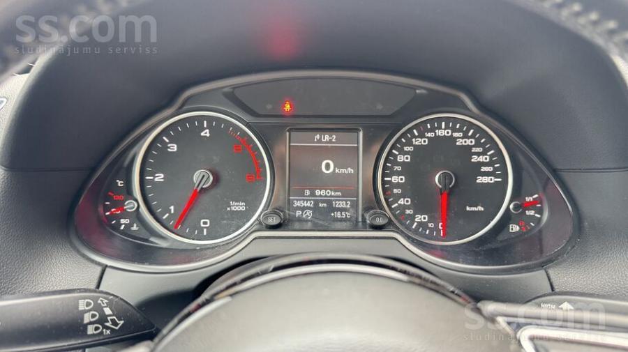 Zils Audi Q5 2014 Rīga, ar dzinēja tilpumu 3.00 L un nobraukumu 346 tūkst. km par 14300 €, foto 7 vietnē AUTOMOTO.COM.LV