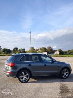 Blue Audi Q5 2014 in Raseiniai, with an engine capacity of 3.00 L and mileage of 202 thousand km for 10000 €, photo 6 on AUTOMOTO.COM.LV