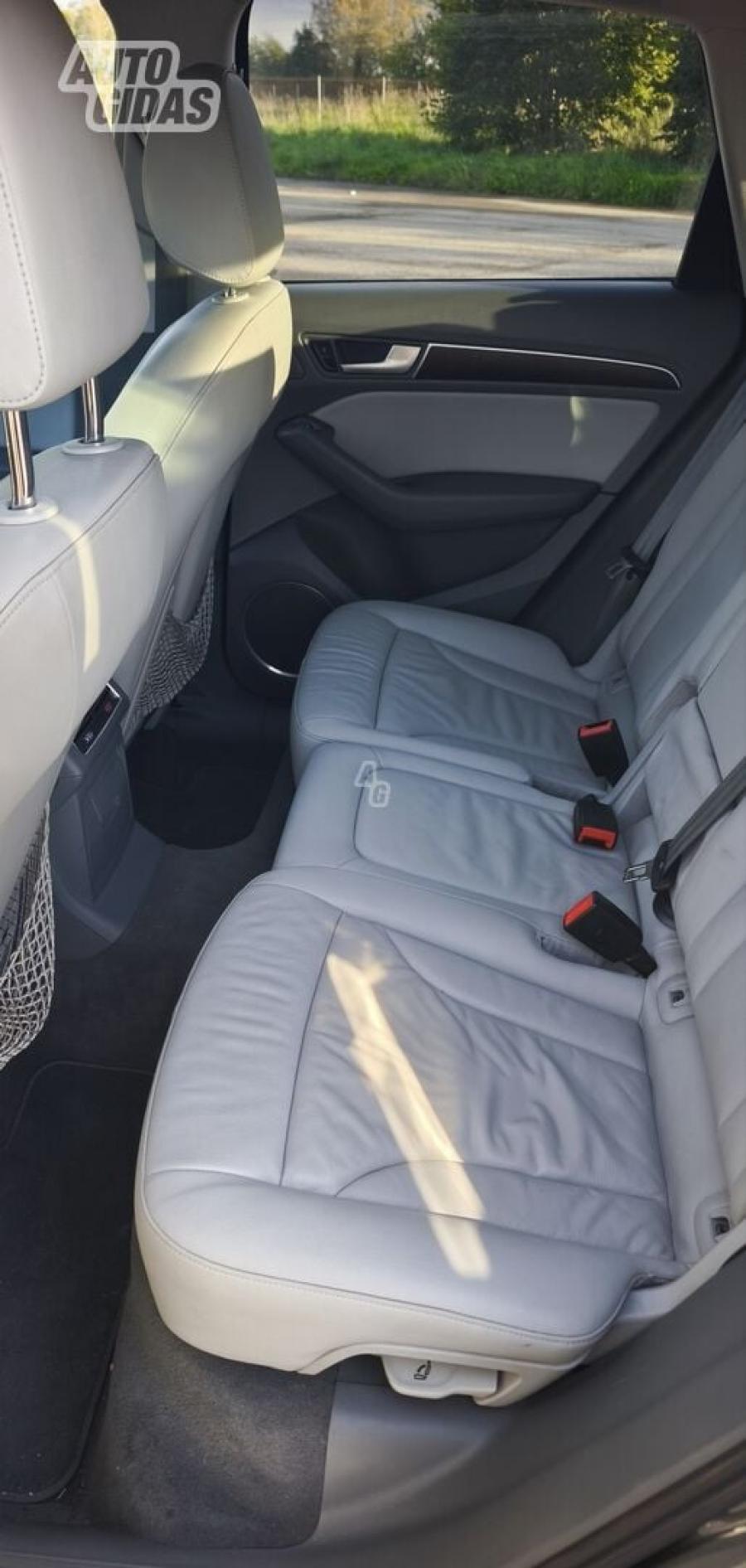 Blue Audi Q5 2014 in Raseiniai, with an engine capacity of 3.00 L and mileage of 202 thousand km for 10000 €, photo 10 on AUTOMOTO.COM.LV