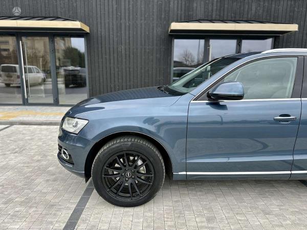Blue Audi Q5 2015 in Siauliai, with an engine capacity of 1.97 L and mileage of 215 thousand km for 13500 €, photo 4 on AUTOMOTO.COM.LV