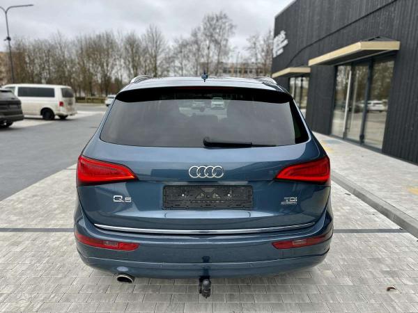 Blue Audi Q5 2015 in Siauliai, with an engine capacity of 1.97 L and mileage of 215 thousand km for 13500 €, photo 8 on AUTOMOTO.COM.LV