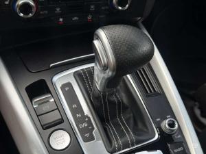 Zils Audi Q5 2015 Viļņa, ar dzinēja tilpumu 2.97 L un nobraukumu 252 tūkst. km par 13000 €, foto 29 vietnē AUTOMOTO.COM.LV