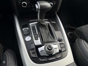 Zils Audi Q5 2015 Viļņa, ar dzinēja tilpumu 2.97 L un nobraukumu 252 tūkst. km par 13000 €, foto 31 vietnē AUTOMOTO.COM.LV