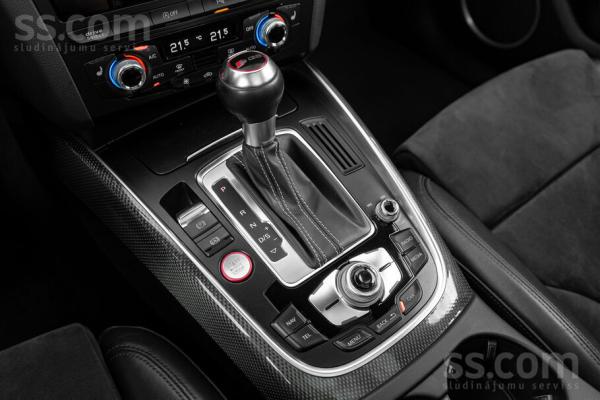 Zils Audi Q5 2015 Rīga, ar dzinēja tilpumu 3.00 L un nobraukumu 227 tūkst. km par 17900 €, foto 8 vietnē AUTOMOTO.COM.LV
