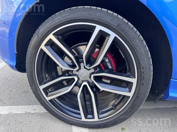 Blue Audi Q5 2016 in Riga, with an engine capacity of 3.00 L and mileage of 230 thousand km for 17900 €, photo 5 on AUTOMOTO.COM.LV