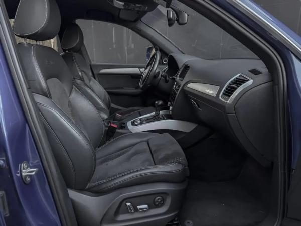 Blue Audi Q5 2016 in Jelgava, with an engine capacity of 3.00 L and mileage of 227 thousand km for 16700 €, photo 8 on AUTOMOTO.COM.LV
