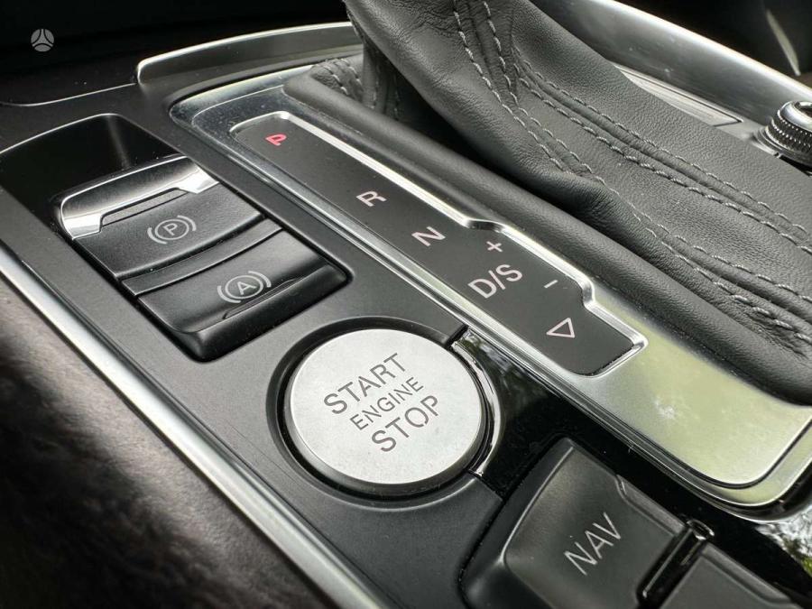 Blue Audi Q5 2016 in Vilnius, with an engine capacity of 1.97 L and mileage of 300 thousand km for 13000 €, photo 28 on AUTOMOTO.COM.LV