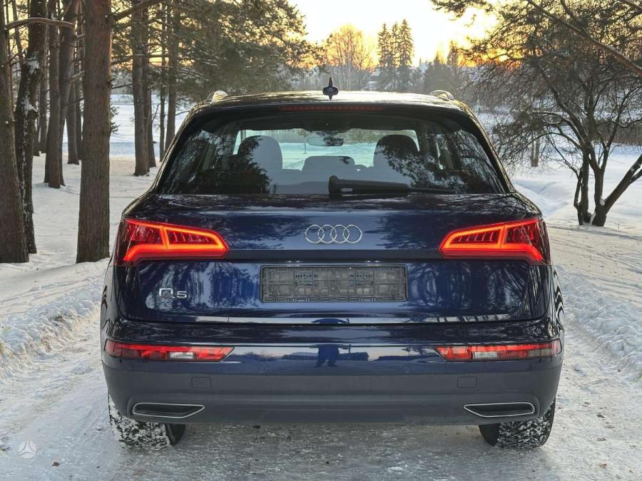 Blue Audi Q5 2017 in Utena, with an engine capacity of 1.97 L and mileage of 300 thousand km for 15800 €, photo 8 on AUTOMOTO.COM.LV