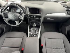 Zils Audi Q5 2017 Ogre, ar dzinēja tilpumu 2.00 L un nobraukumu 200 tūkst. km par 13880 €, foto 18 vietnē AUTOMOTO.COM.LV