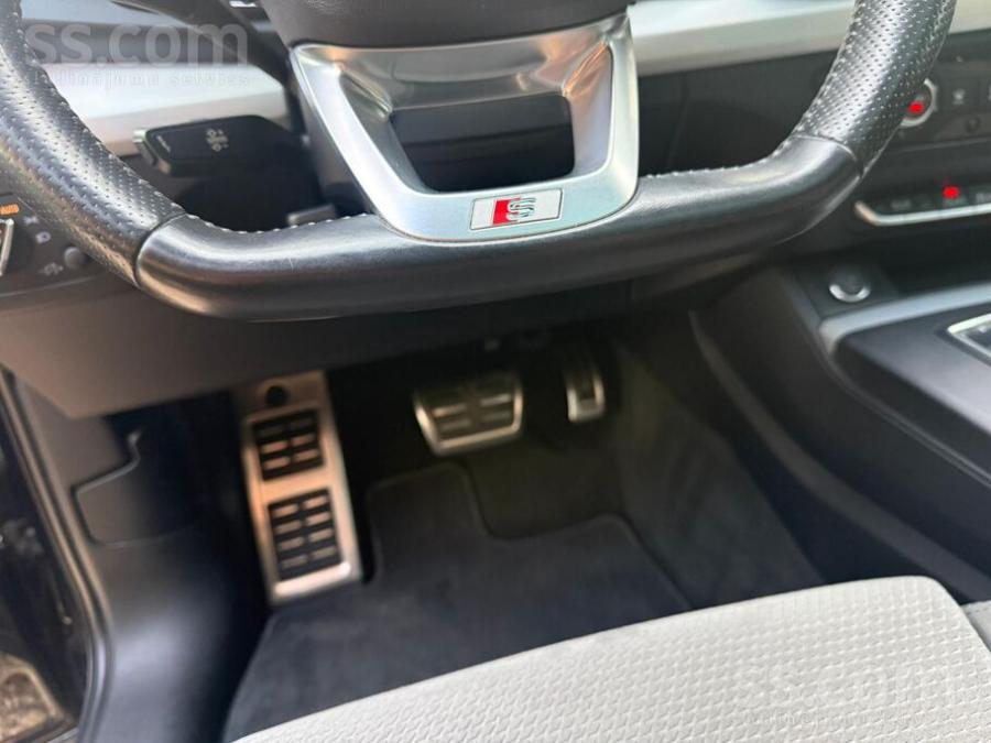 Blue Audi Q5 2017 in Riga, with an engine capacity of 2.00 L and mileage of 257 thousand km for 18500 €, photo 12 on AUTOMOTO.COM.LV