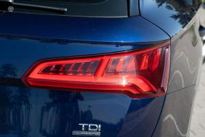 Zils Audi Q5 2017 Viļņa, ar dzinēja tilpumu 2.00 L un nobraukumu 128 tūkst. km par 20950 €, foto 14 vietnē AUTOMOTO.COM.LV