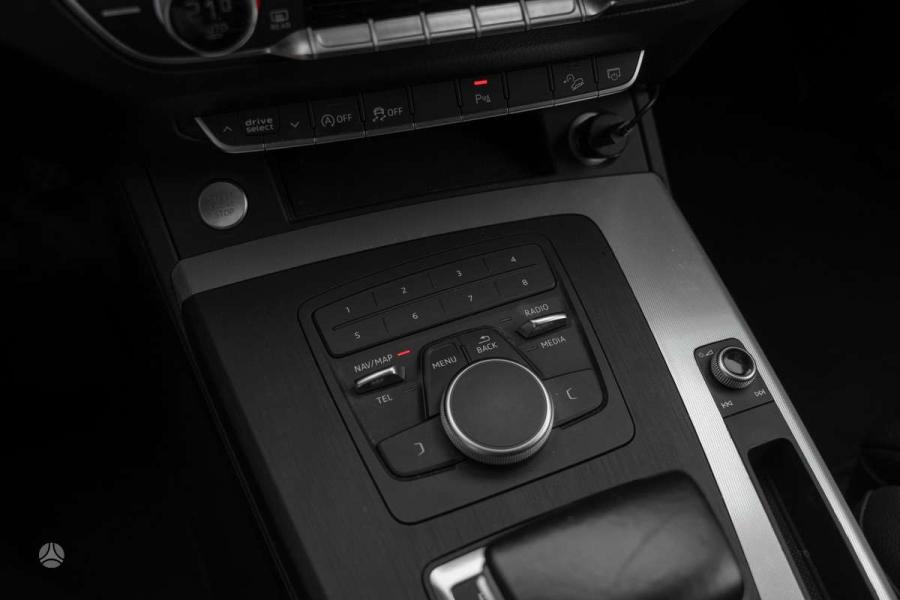 Zils Audi Q5 2017 Viļņa, ar dzinēja tilpumu 2.00 L un nobraukumu 128 tūkst. km par 20950 €, foto 31 vietnē AUTOMOTO.COM.LV