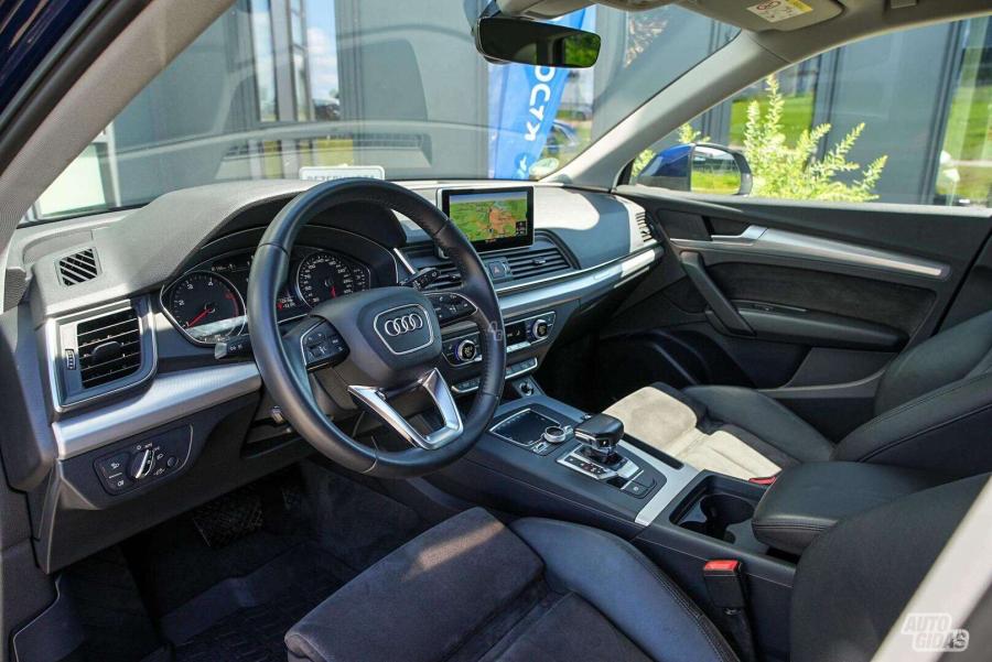 Blue Audi Q5 2017 in Kaunas, with an engine capacity of 2.00 L and mileage of 150 thousand km for 24450 €, photo 25 on AUTOMOTO.COM.LV