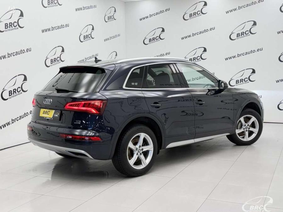 Blue Audi Q5 2017 in Vilnius, with an engine capacity of 1.97 L and mileage of 153 thousand km for 17900 €, photo 4 on AUTOMOTO.COM.LV