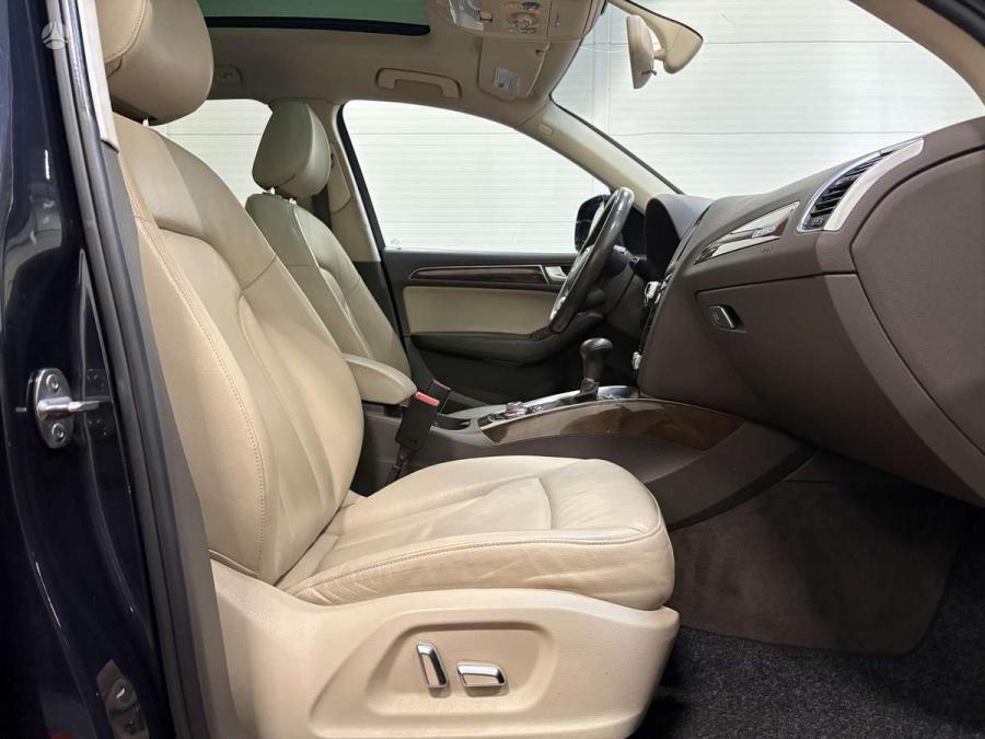 Blue Audi Q5 2017 in Vilnius, with an engine capacity of 1.98 L and mileage of 284 thousand km for 12490 €, photo 17 on AUTOMOTO.COM.LV