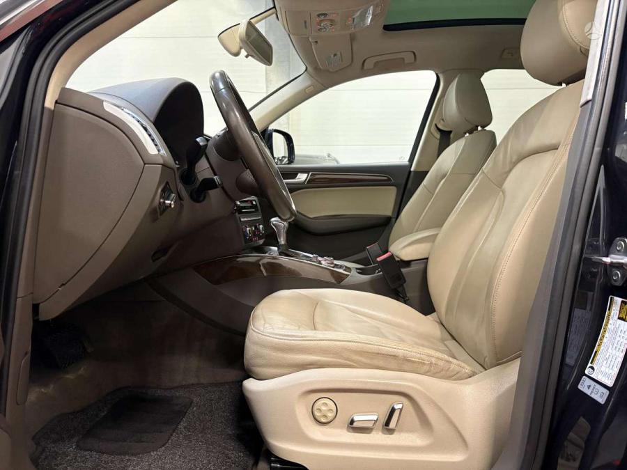 Blue Audi Q5 2017 in Vilnius, with an engine capacity of 1.98 L and mileage of 284 thousand km for 12490 €, photo 14 on AUTOMOTO.COM.LV