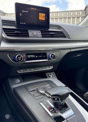 Blue Audi Q5 2017 in Kaunas, with an engine capacity of 1.97 L and mileage of 229 thousand km for 19800 €, photo 16 on AUTOMOTO.COM.LV