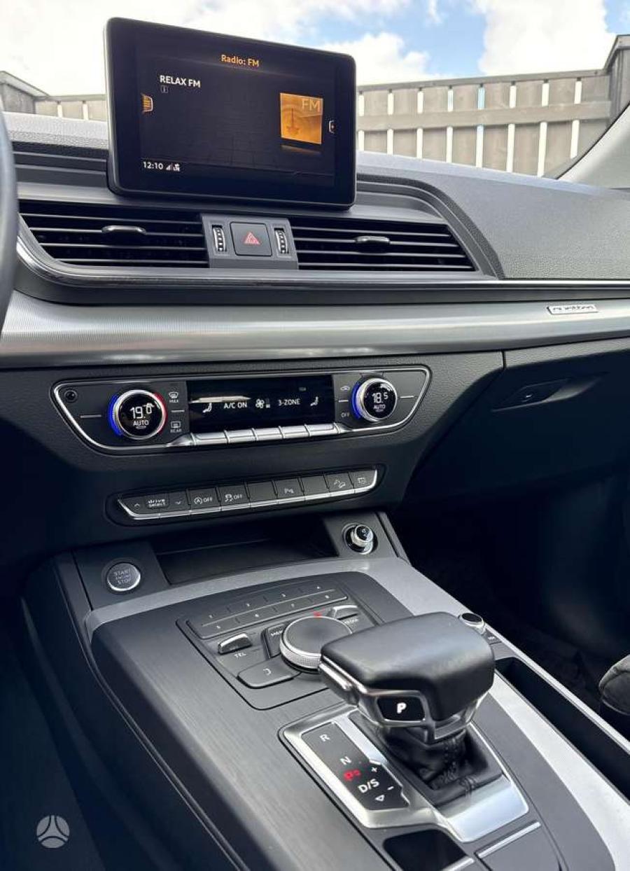 Blue Audi Q5 2017 in Kaunas, with an engine capacity of 1.97 L and mileage of 229 thousand km for 19800 €, photo 16 on AUTOMOTO.COM.LV
