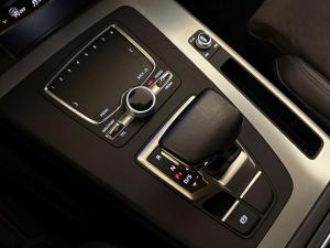 Zils Audi Q5 2017 Marijampole, ar dzinēja tilpumu 1.97 L un nobraukumu 283 tūkst. km par 19999 €, foto 14 vietnē AUTOMOTO.COM.LV