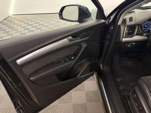 Zils Audi Q5 2017 Marijampole, ar dzinēja tilpumu 1.97 L un nobraukumu 283 tūkst. km par 19999 €, foto 30 vietnē AUTOMOTO.COM.LV