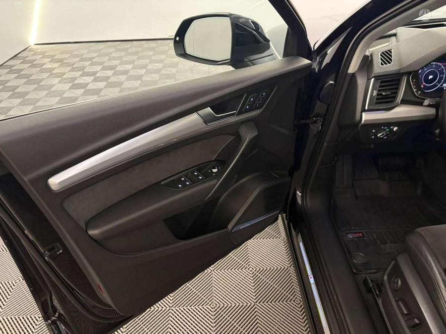 Zils Audi Q5 2017 Marijampole, ar dzinēja tilpumu 1.97 L un nobraukumu 283 tūkst. km par 19999 €, foto 30 vietnē AUTOMOTO.COM.LV