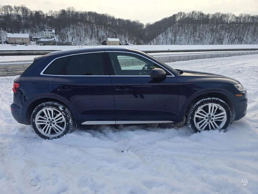 Blue Audi Q5 2018 in Kaunas, with an engine capacity of 1.98 L and mileage of 255 thousand km for 23900 €, photo 4 on AUTOMOTO.COM.LV