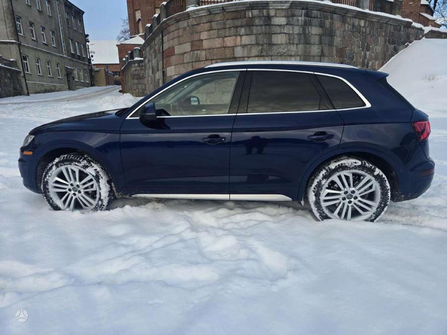 Blue Audi Q5 2018 in Kaunas, with an engine capacity of 1.98 L and mileage of 255 thousand km for 23900 €, photo 8 on AUTOMOTO.COM.LV