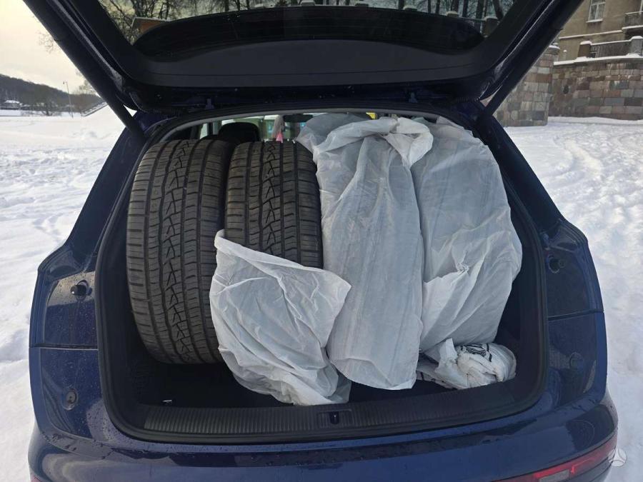 Blue Audi Q5 2018 in Kaunas, with an engine capacity of 1.98 L and mileage of 255 thousand km for 23900 €, photo 9 on AUTOMOTO.COM.LV