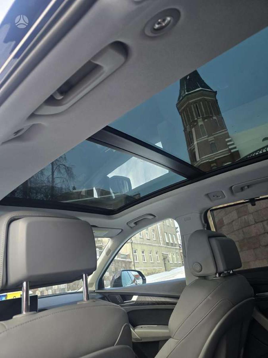 Blue Audi Q5 2018 in Kaunas, with an engine capacity of 1.98 L and mileage of 255 thousand km for 23900 €, photo 18 on AUTOMOTO.COM.LV