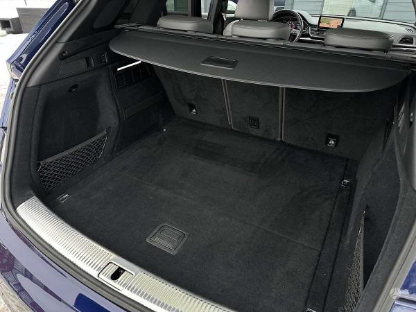Blue Audi Q5 2018 in Siauliai, with an engine capacity of 3.00 L and mileage of 180 thousand km for 28500 €, photo 11 on AUTOMOTO.COM.LV