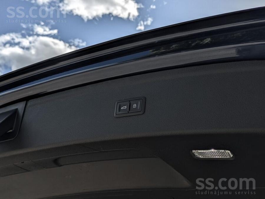 Zils Audi Q5 2018 Tukums, ar dzinēja tilpumu 3.00 L un nobraukumu 246 tūkst. km par 25990 €, foto 32 vietnē AUTOMOTO.COM.LV