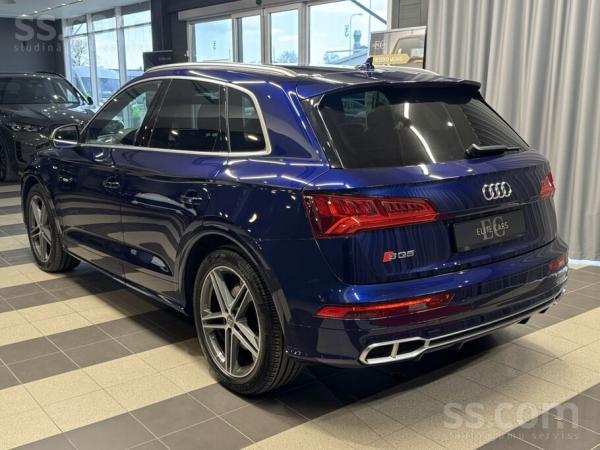 Blue Audi Q5 2018 in Riga, with an engine capacity of 3.00 L and mileage of 144 thousand km for 27990 €, photo 6 on AUTOMOTO.COM.LV