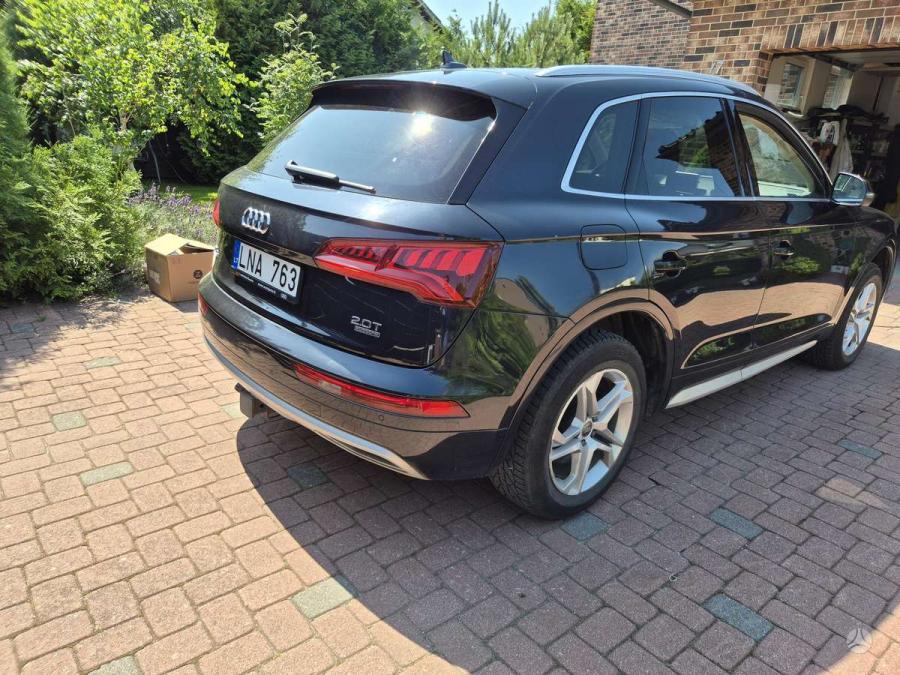 Blue Audi Q5 2018 in Klaipeda, with an engine capacity of 2.00 L and mileage of 75 thousand km for 23500 €, photo 1 on AUTOMOTO.COM.LV