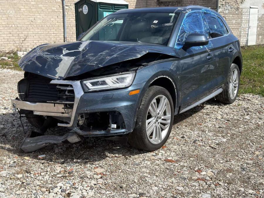 Blue Audi Q5 2018 in Kaunas, with an engine capacity of 2.00 L and mileage of 160 thousand km for 7900 €, photo 1 on AUTOMOTO.COM.LV