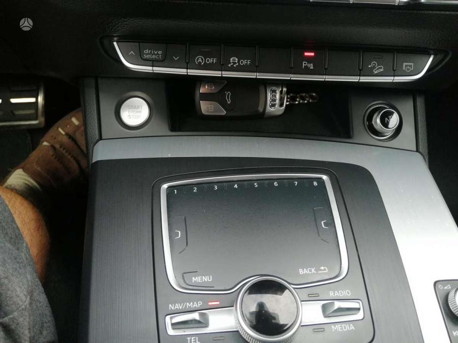 Blue Audi Q5 2018 in Utena, with an engine capacity of 2.00 L and mileage of 275 thousand km for 20900 €, photo 24 on AUTOMOTO.COM.LV