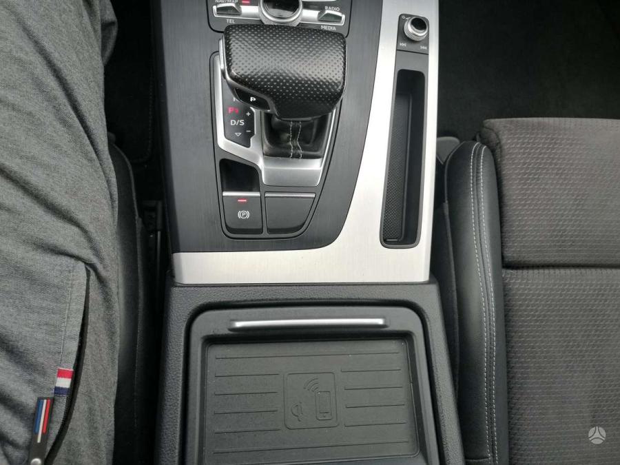 Blue Audi Q5 2018 in Utena, with an engine capacity of 2.00 L and mileage of 275 thousand km for 20900 €, photo 25 on AUTOMOTO.COM.LV